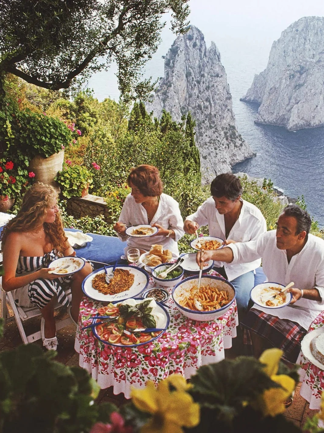 Piecework Puzzles Dining Al Fresco On Capri Slim Aarons Collab - 1000 ...